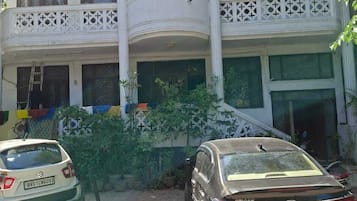 Fachada da propriedade