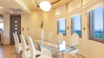 Villa, vista para o mar | Sala de jantar