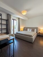 Quarto Duplo Executivo, Vista para a cidade | Cofre no quarto, secretária, Wi-fi grátis 