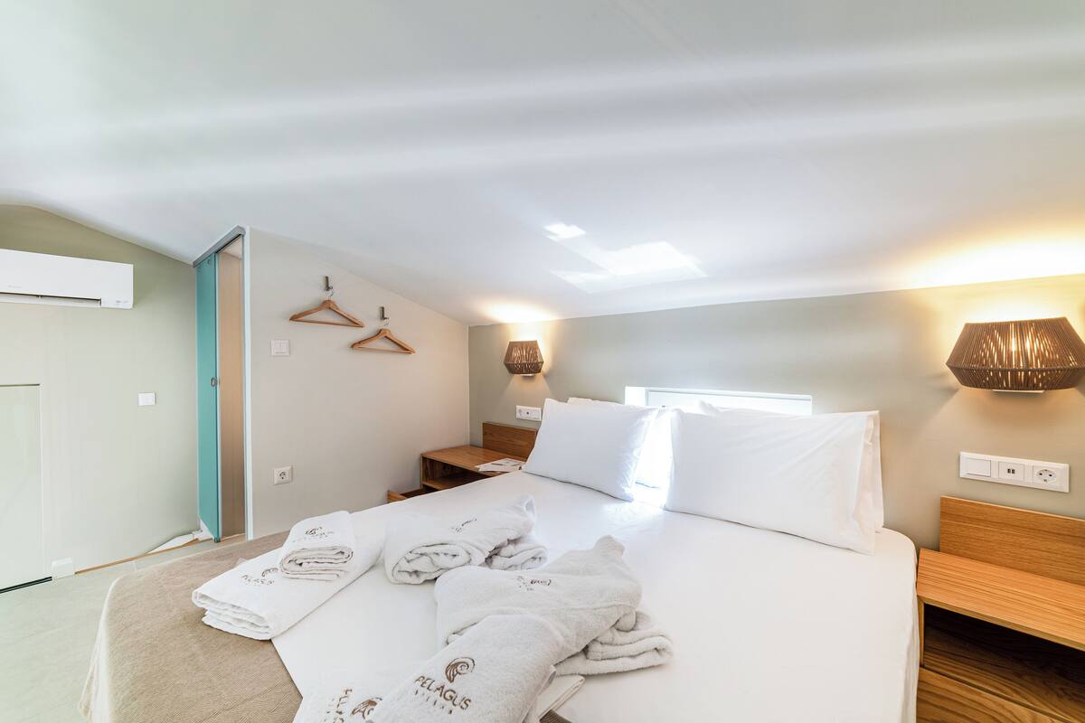 Family Loft Villa up to 6 with outdoor Hot Tub | Cofre no quarto, berços/camas para crianças grátis, Wi-fi grátis 