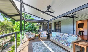 The Treehouse | Big Balcony | 3Bd, 2 Bth with Spa Reviews, Deals ...