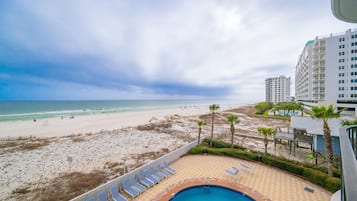 Condo, 2 quartos | Piscina | Piscina interna, piscina externa