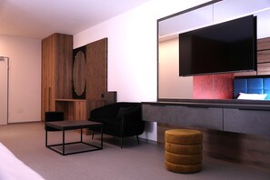 Quarto triplo superior | Escrivaninha, Wi-Fi de cortesia, roupa de cama