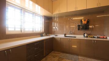 Cabana de Madeira de Luxo, Vista para a cidade | Cozinha privada | Uma placa de cozinha, uma cafeteira/bule, uma chaleira elétrica
