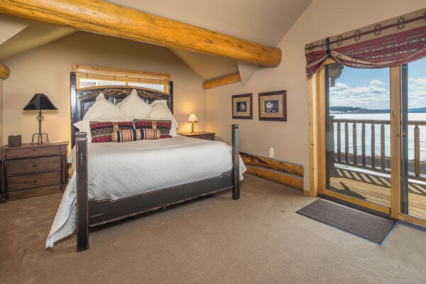 3-bedroom, 4-bathroom Hebgen Lakeshore Retreat 16 Minutes From Yellowstone - Yellowstone National Park