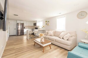 Casa, 2 quartos | Sala