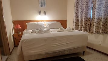 Suite Standard, Vista para a cidade | Secretária, Wi-fi grátis