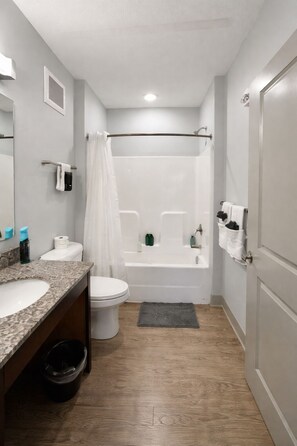 Apartamento, 2 quartos, para não fumantes, cozinha | Banheiro | Secador de cabelo, toalhas de banho, sabonete, shampoo