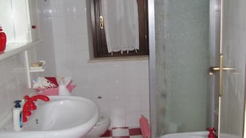 Vila, 3 quartos, para fumantes, piscina particular | Banheiro