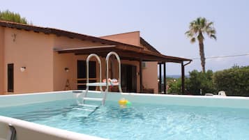 Vila, 3 quartos, para fumantes, piscina particular | Piscina | Piscina externa