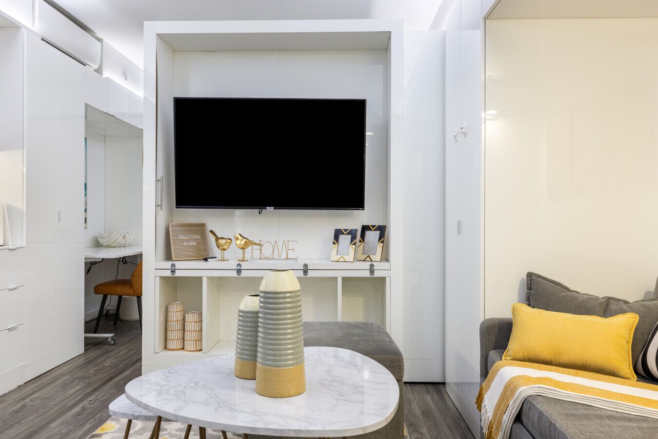 Sleeps 3 | Case Western + Uni Circle + Parking - Cleveland Heights, OH