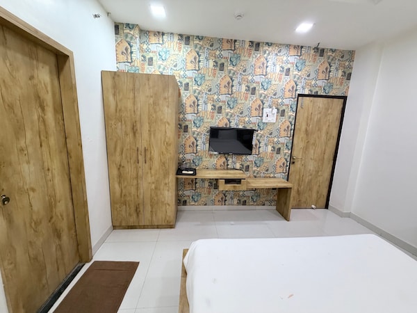 Hotel Sr Executive Akola - Akola