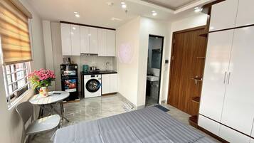 Apartamento, varanda | Secretária, Wi-fi grátis