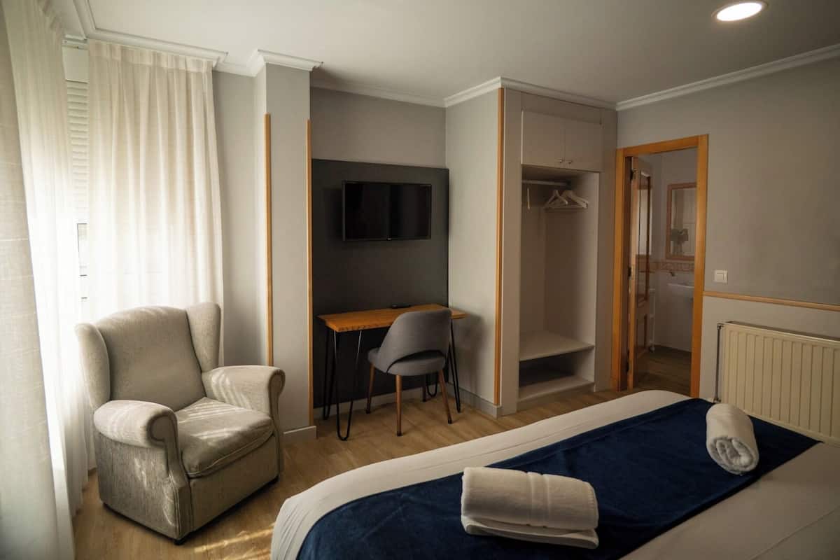 Quarto casal ou duplo clássico, vista para a cidade