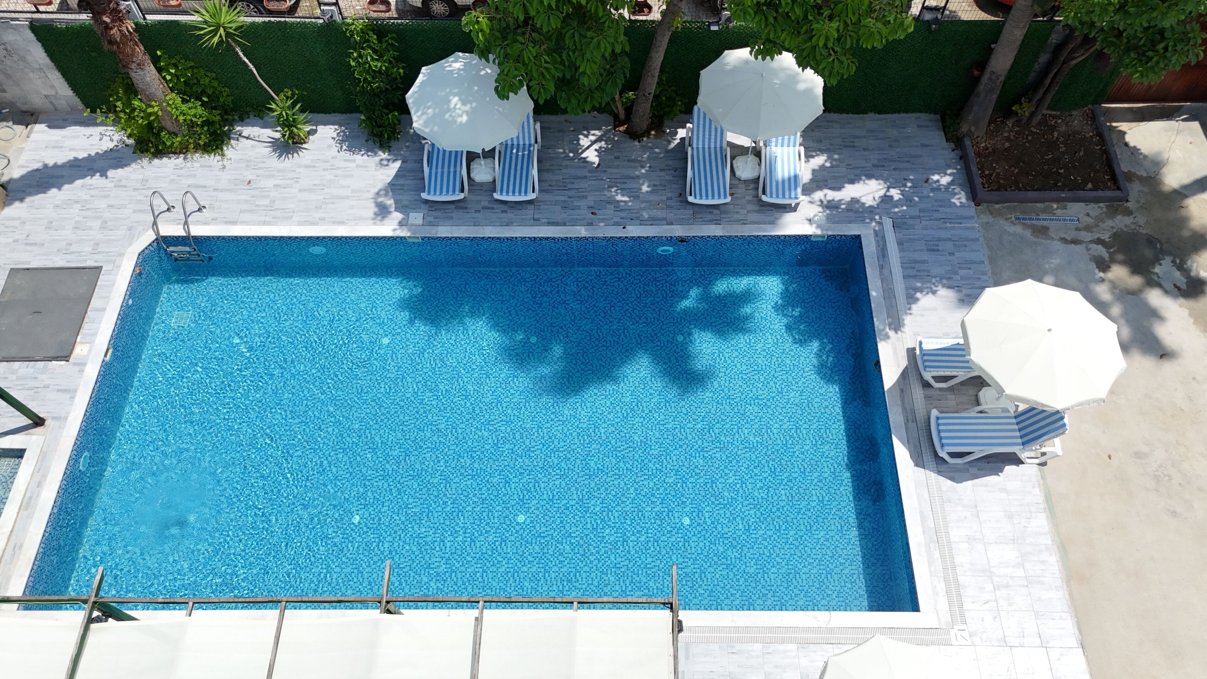 Piscina exterior sazonal 
