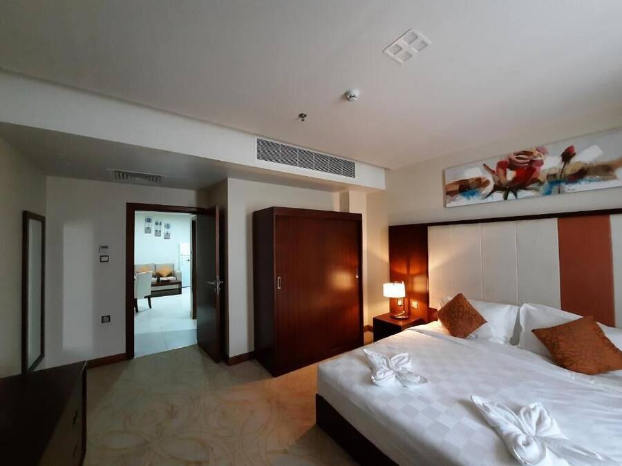 Minibar grátis, cofre no quarto, secretária, ferro/tábua de engomar