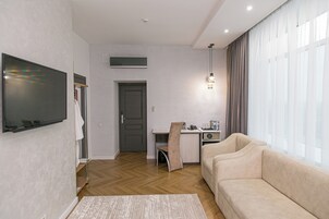 Suite Júnior, varanda, Vista para a cidade | Sala de estar | Impressoras