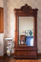 Suite Deluxe, vista para a montanha | Cofre no quarto, cortinas/cortinados opacos, ferro/tábua de engomar 