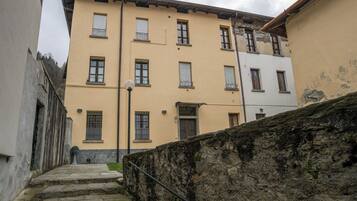 Apartamento Familiar, vários quartos, 2 casas de banho, junto à montanha (Casa Tranquillità Lario) | Exterior