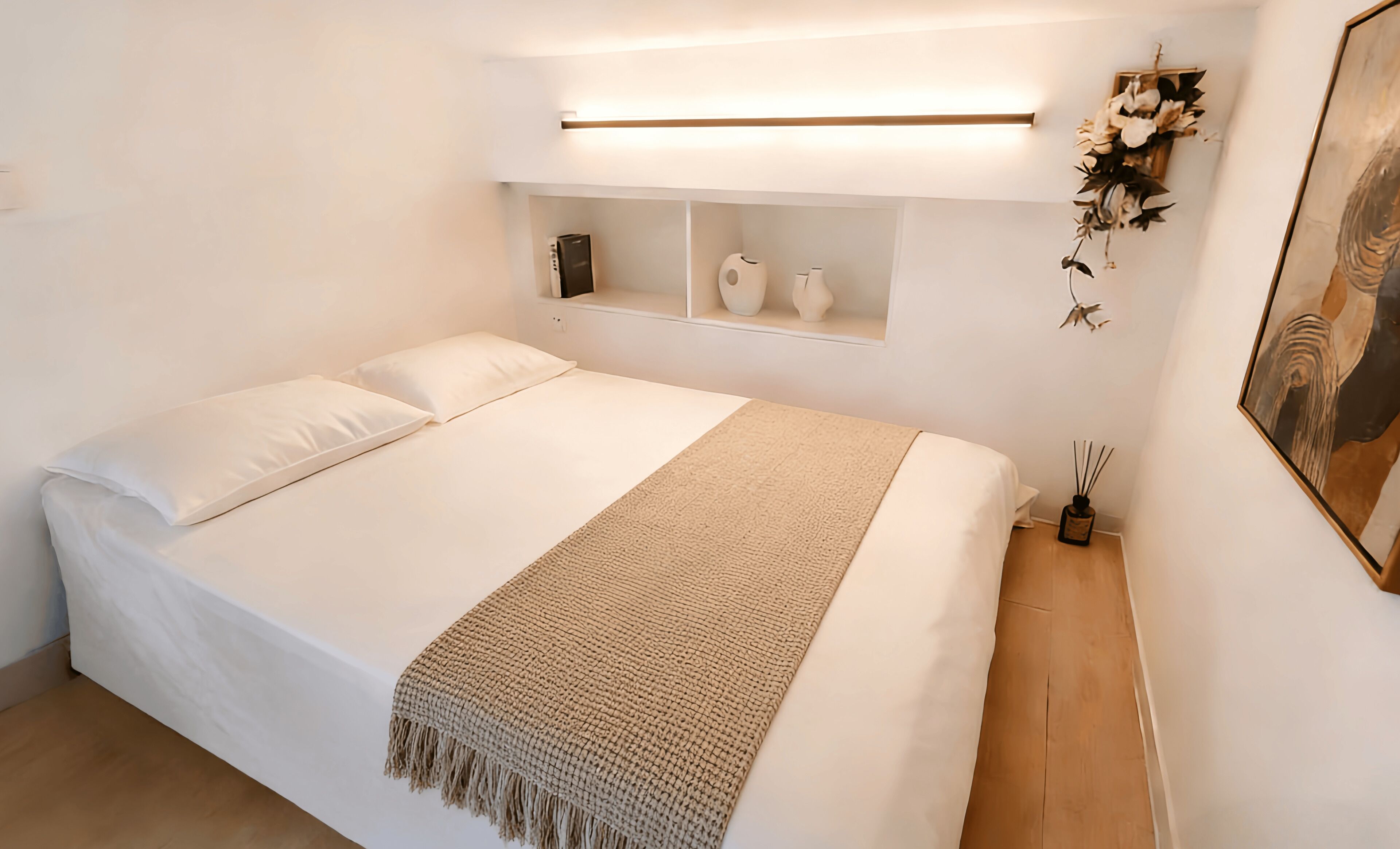Quarto casal sênior | Roupas de cama premium, edredons de pluma, individualmente mobiliados