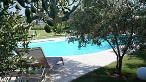 Piscina exterior sazonal 