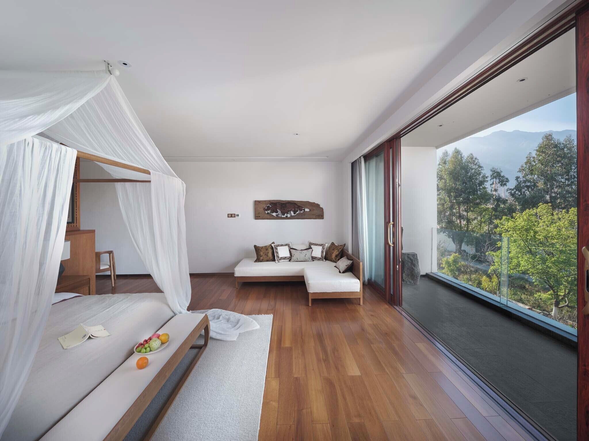 Quarto Duplo Sénior, pátio | Roupa de alta qualidade, edredões de penas, minibar 