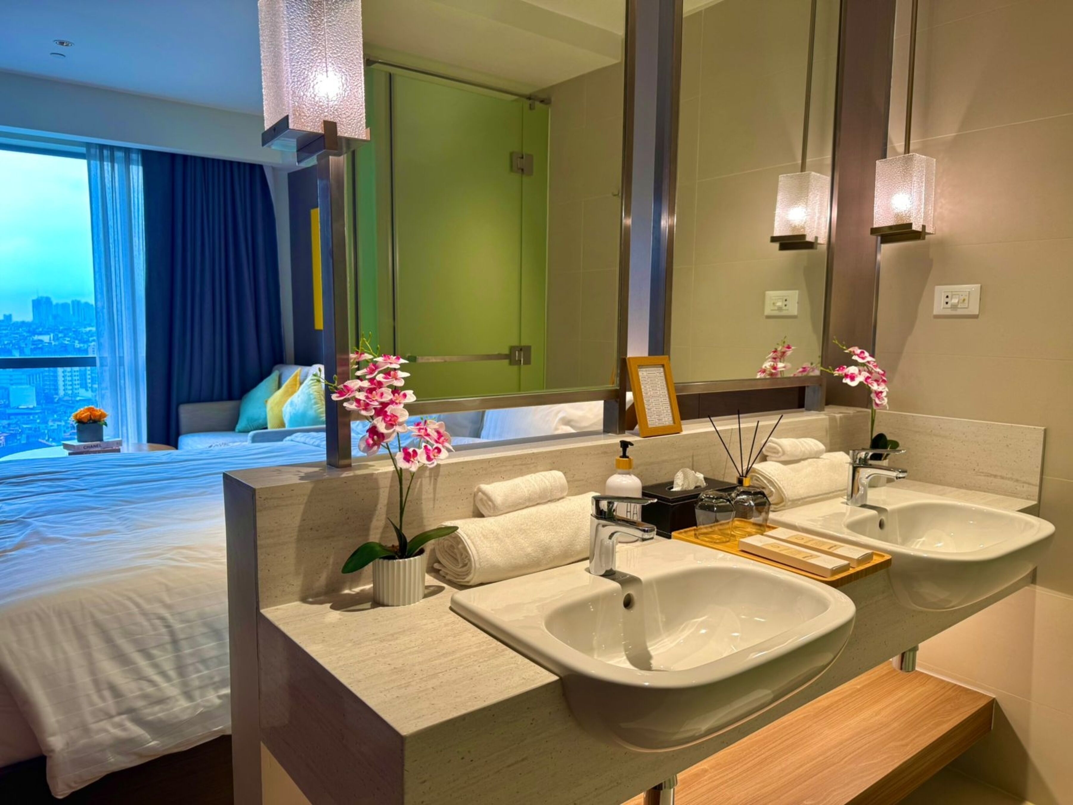 Quarto Signature, cozinha, Vista para a cidade | Casa de banho