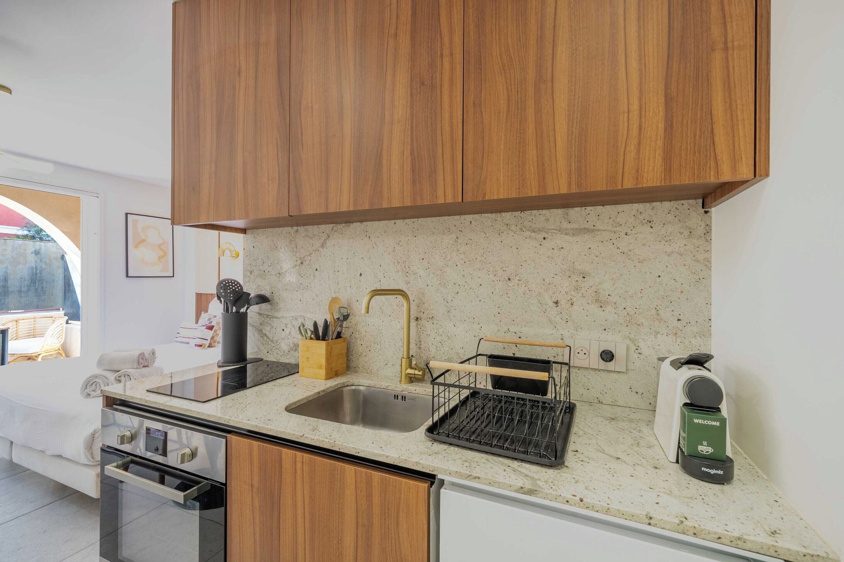 Casa | Cozinha privada | Um frigorífico, um forno, uma placa de cozinha, uma cafeteira/bule 