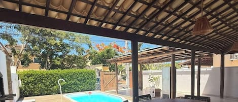 Casa Premium, acesso à piscina | Vista para o jardim
