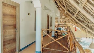 Quarto casal clássico, sacada, vista para o pátio | Área da propriedade