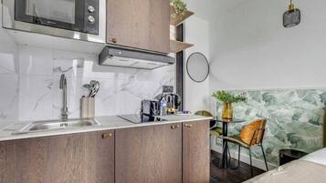 Casa | Cozinha privada | Geladeira, micro-ondas, cooktop, cafeteira/chaleira