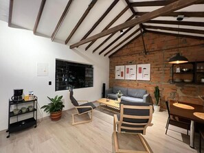 Apartamento, 5 quartos | Interior