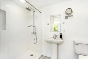Quarto casal superior | Banheiro