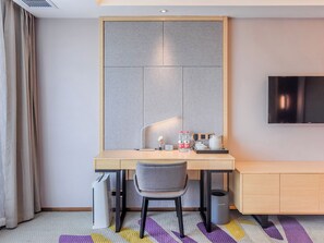 Quarto Triplo Comfort, Vista para a cidade | Interior