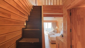 Quarto Familiar | Cofre no quarto, secretária