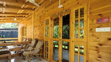 Quarto triplo luxo | Terraço/pátio