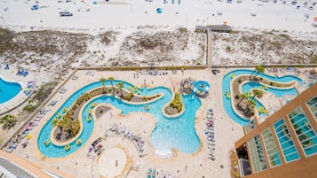 Apartamento em Condomínio Fechado, 4 quartos | Piscina | Piscina interior, piscina exterior
