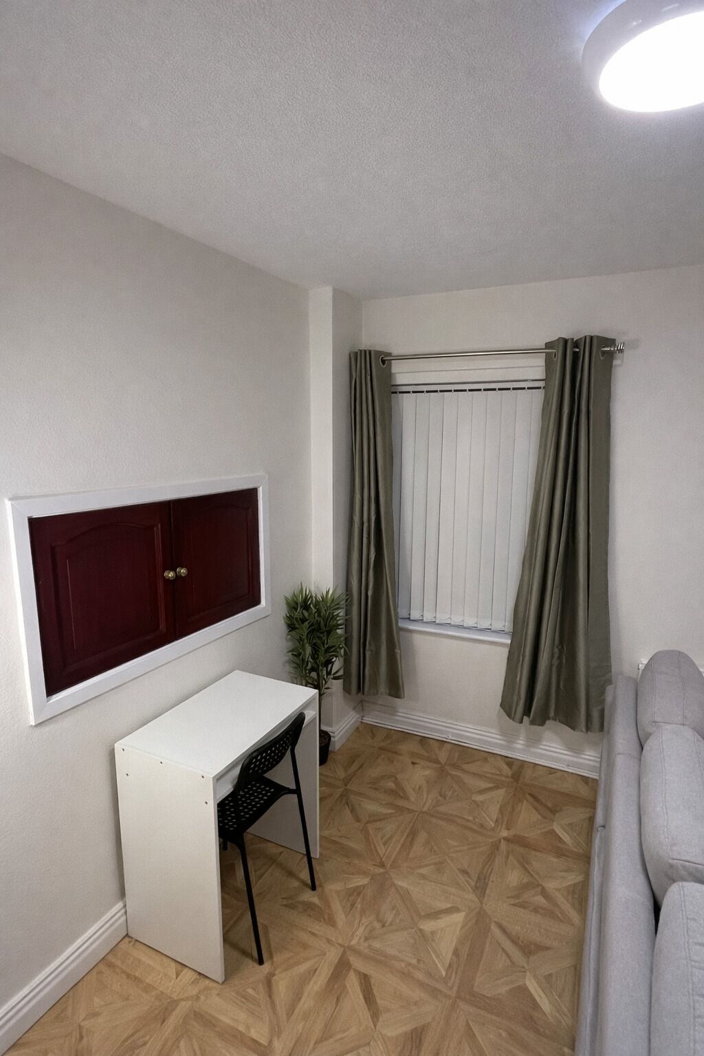 Spacious & Modern 2br Flat In Bury Town Centre - Bury
