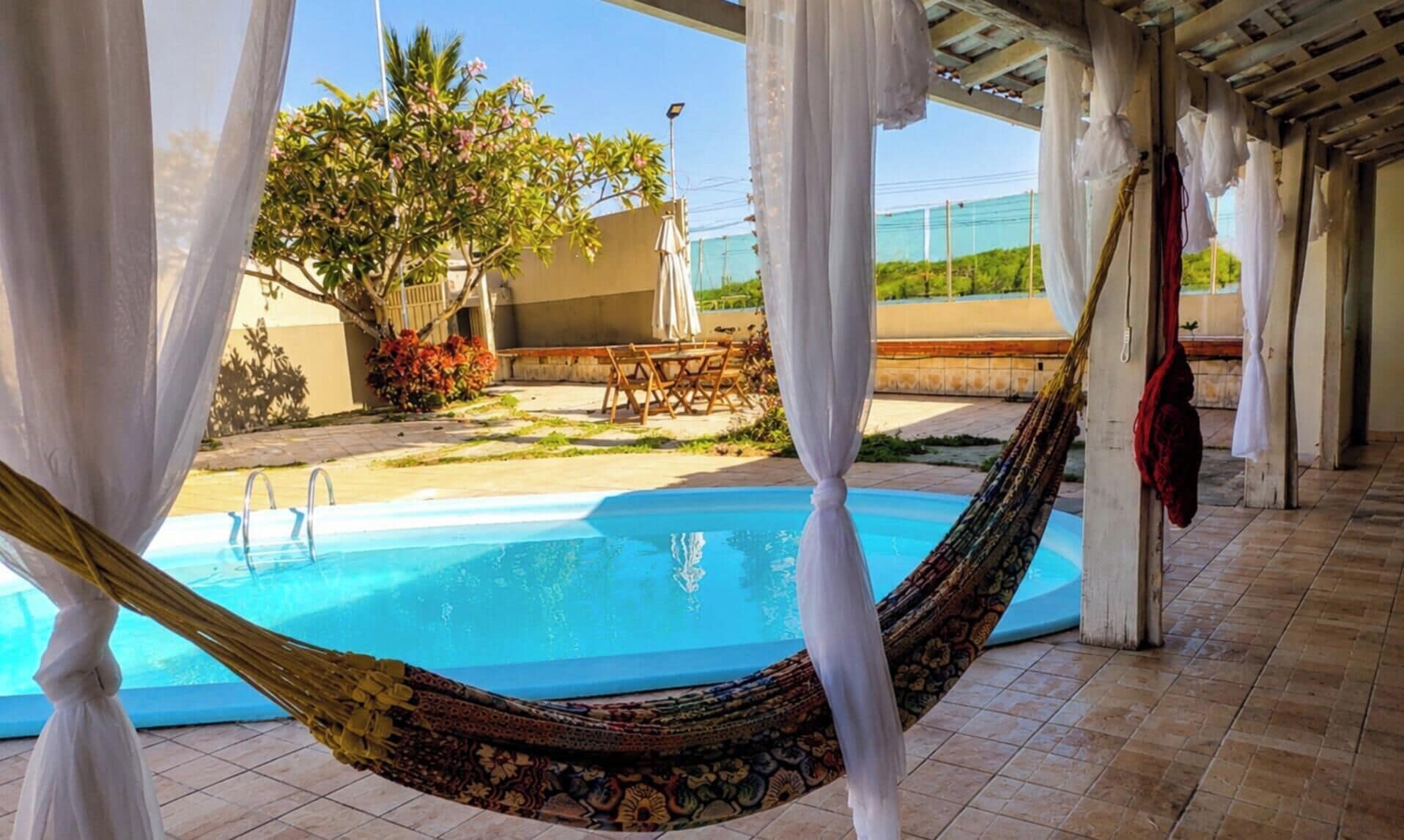 Casa Lua de Mel, acesso à piscina, vista para o lago | Piscina