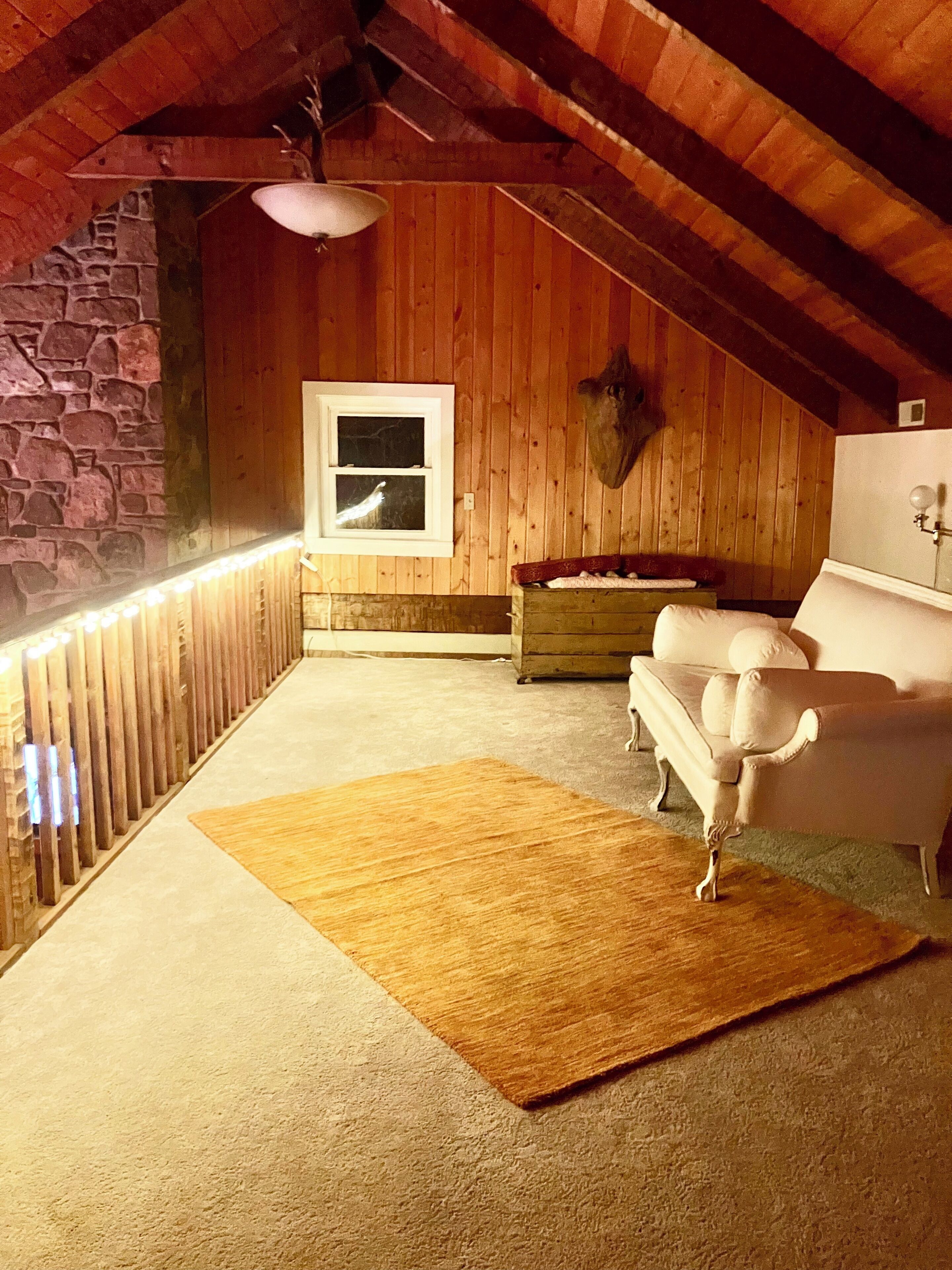 Charming Log Home With Acres Of Hiking Trails - Fairview, TN