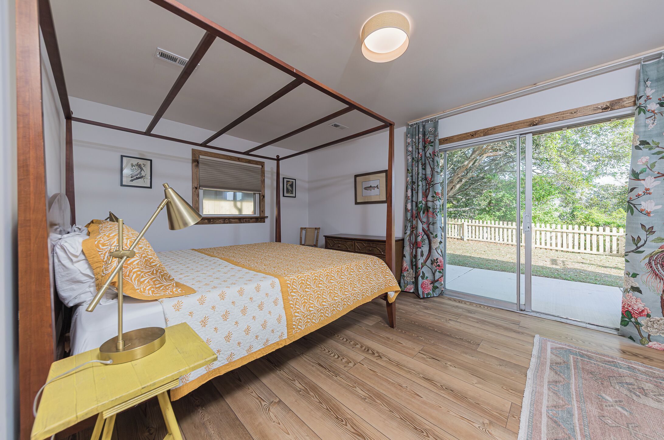 Stylish Coastal Duplex B King Bed, Trundle, Terrace, Fenced  Steps To Downtown - Swansboro, NC