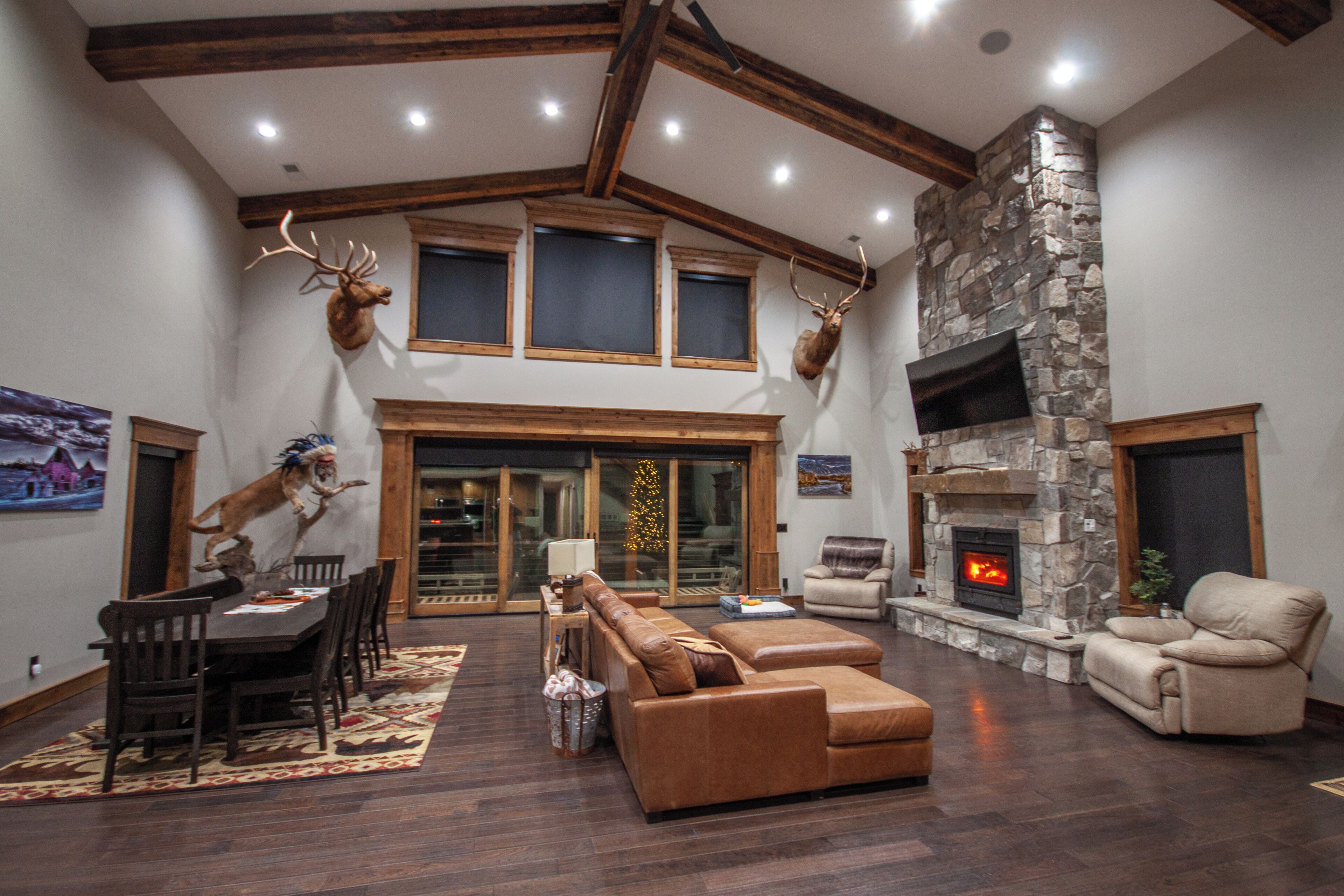 Spacious 10 Bed Cabin In Delightful Irwin! - Swan Valley, ID