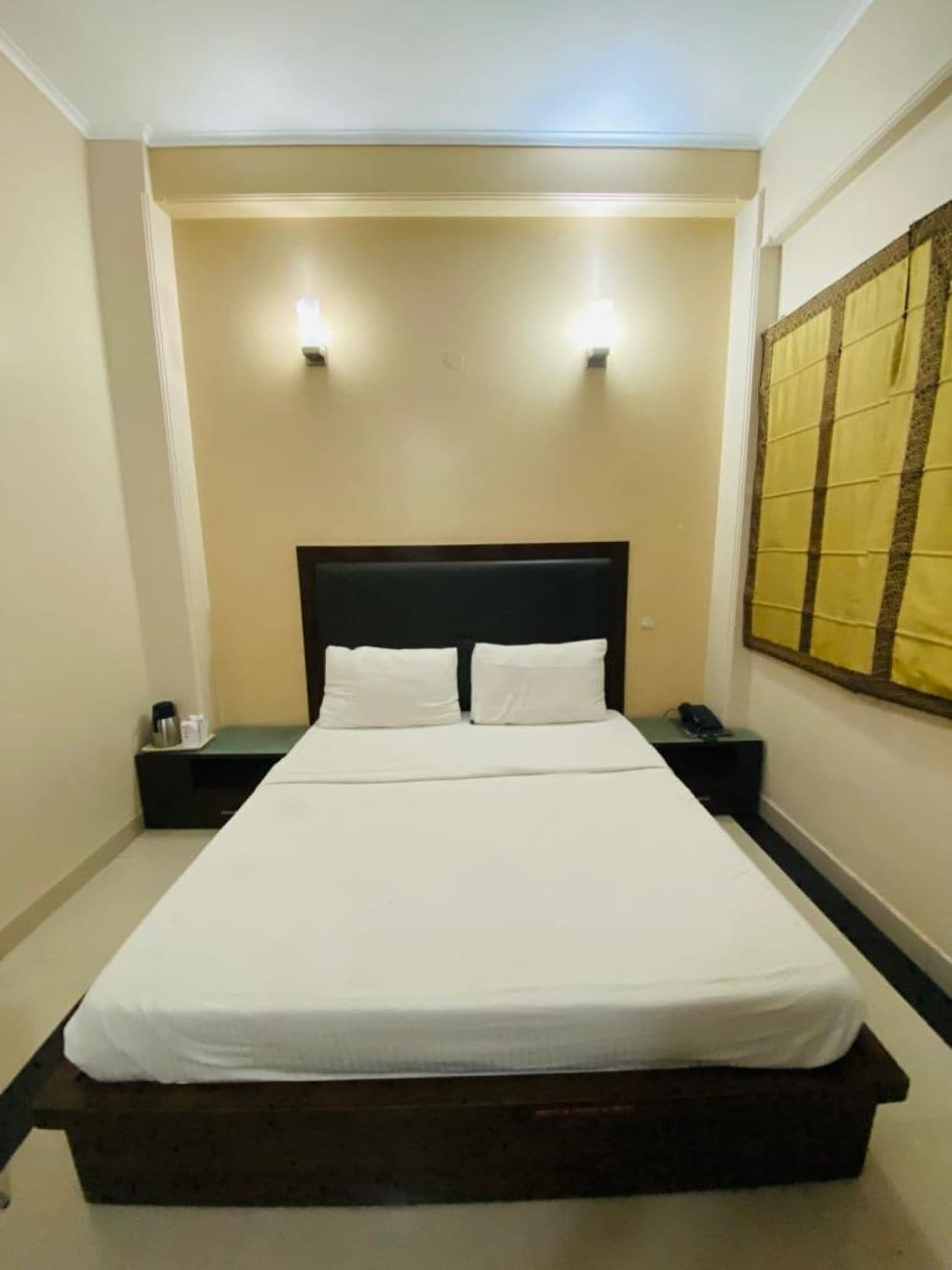 Quarto casal luxo | Escrivaninha, espaço de trabalho para notebook, Wi-Fi de cortesia