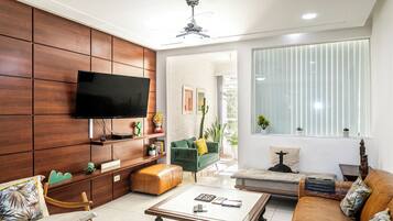 Apartamento | Sala de estar | Televisor