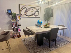Casa, 4 quartos, pátio | Restaurantes