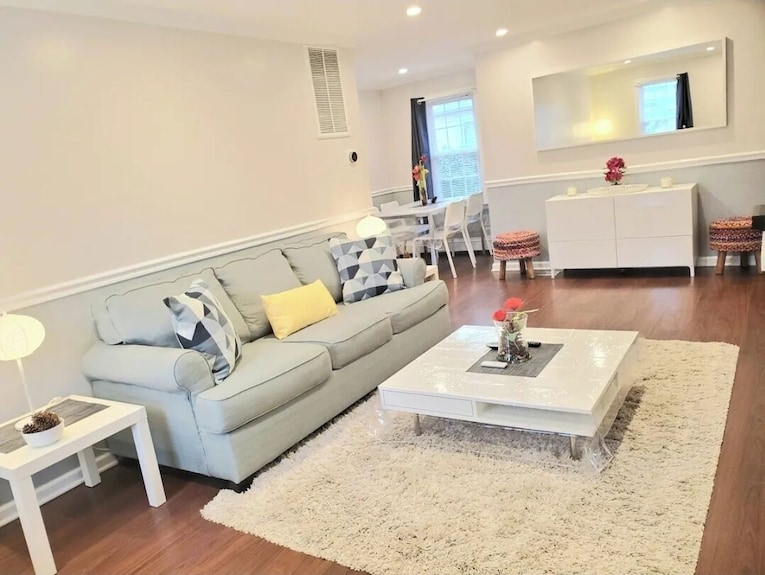 Terrific 2-bedroom Apartment Free Parking - Walk To Train - Valley Stream, NY