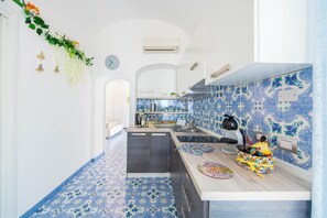 Apartamento, 2 quartos, vista para o mar | Cozinha privada