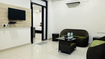 Suite | Interior