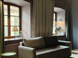 Apartamento Comfort, várias camas, adaptado para pessoas com dificuldades de mobilidade, cozinha | Sala de estar