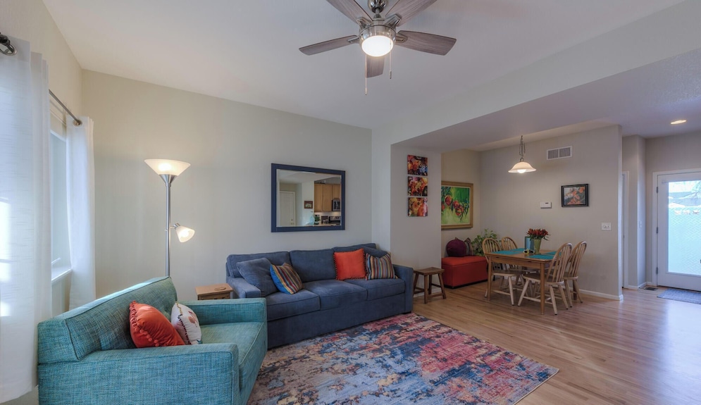 Spacious Bedroom And Private Bath In A Shared Townhome In Enjoyable Longmont - Longmont, CO